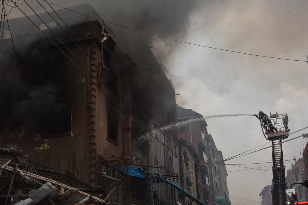 Buildings on fire in Lagos Island – TheEconomy Magazine!